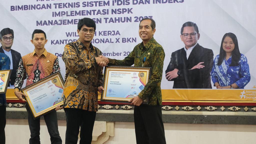 Kota Denpasar Raih Tiga Penghargaan BKN Award Tahun 2023, NSPK Manajemen ASN Jadi Yang Terbaik ...