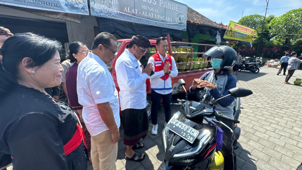 Ida Bagus Alit Wiradana Sidak Distribusi LPG 3 Kg di Pasar Desa Adat Penatih – Indonesia Expose